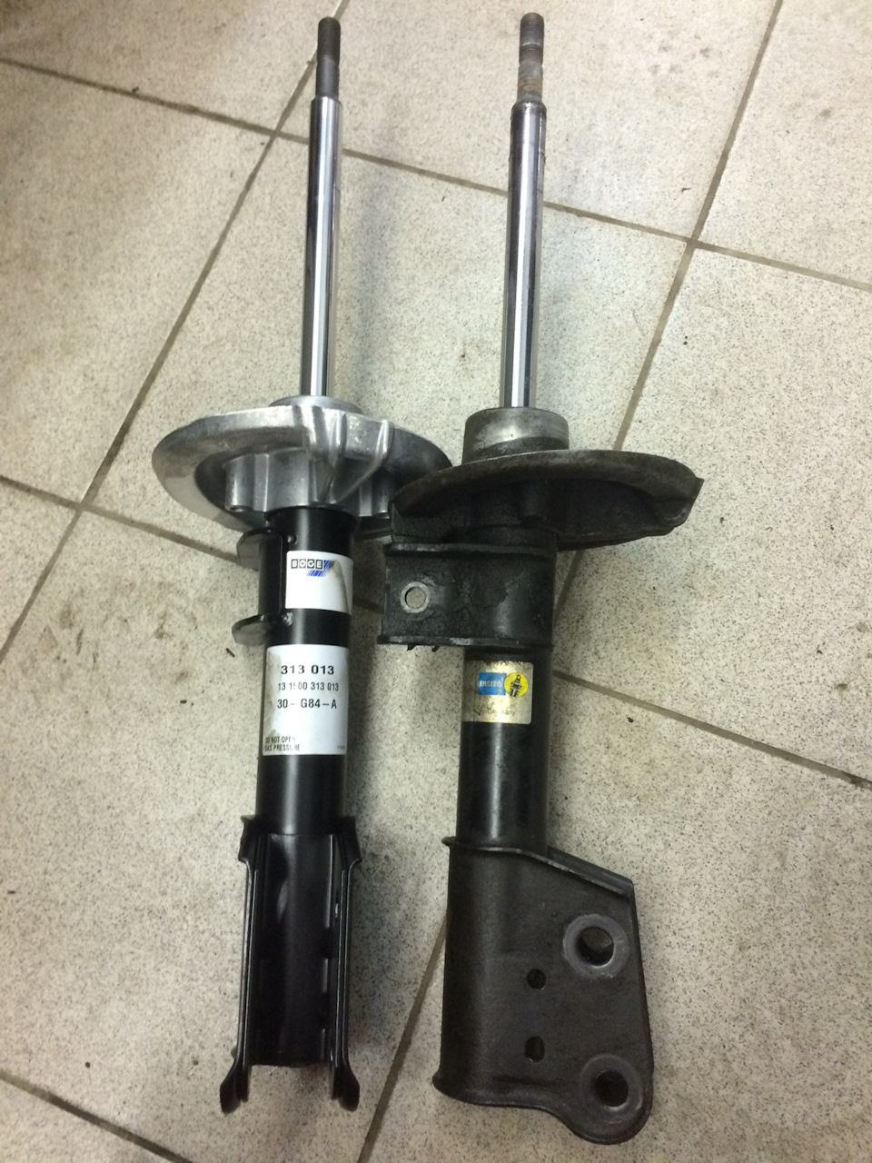 Передние стойки — Mercedes-Benz Vaneo (W414), 1,7 л, 2003 года | визит ...