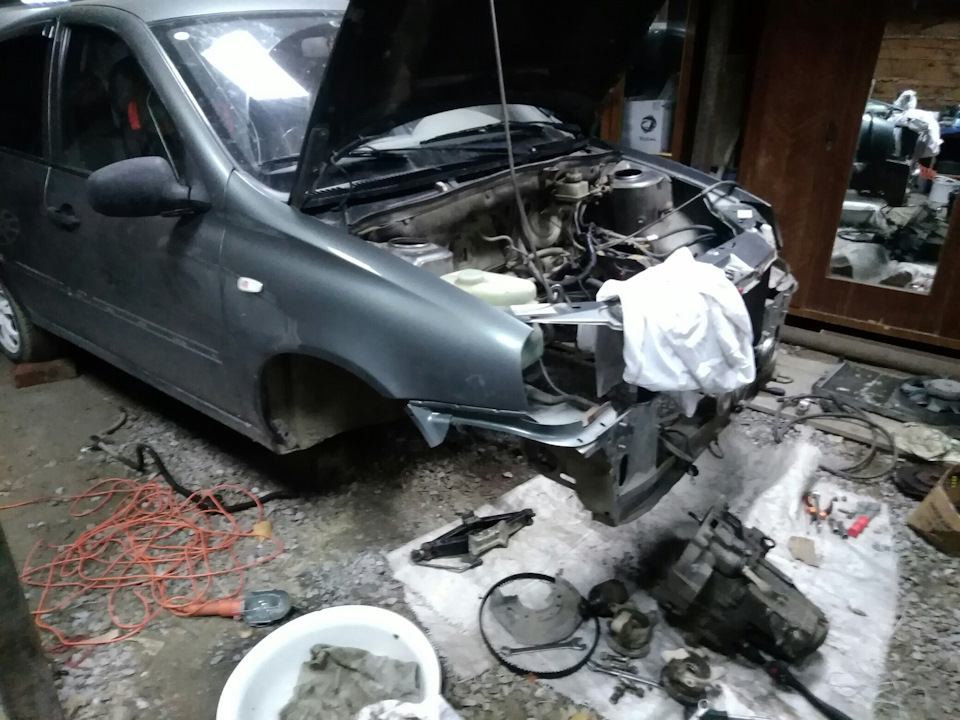 Замена стоек и втулок заднего стабилизатора — Ford Focus II Sedan, 1,6 ...