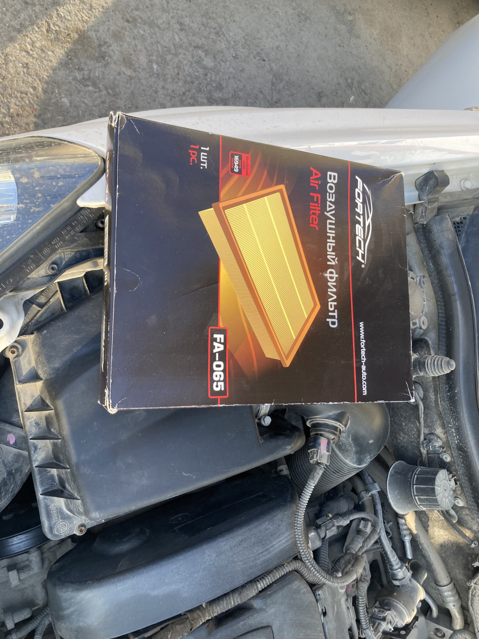 Замена воздушного фильтра Nordfil AN1048 на FORTECH FA-065 — Opel Astra H, 1,6 л, 2013 года ...