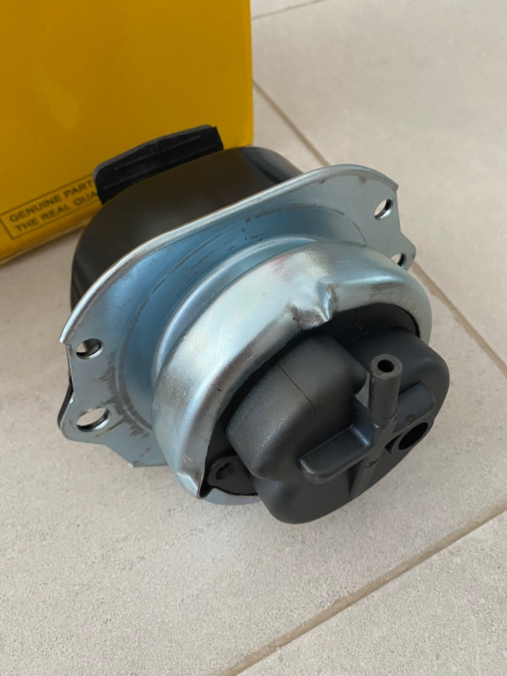 замена доводчика и подушки двигателя — BMW X5 (E70), 3 л, 2010 года ...