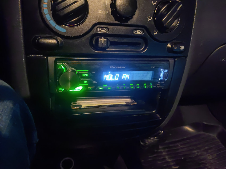 Новая магнитола — Daewoo Lanos, 1,4 л, 1998 года | автозвук | DRIVE2