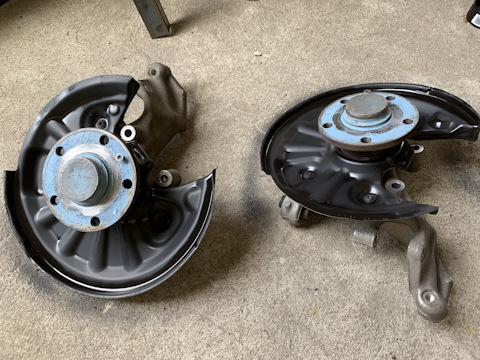 8S0407151D Поперечный рычаг подвески VAG | Запчасти на DRIVE2