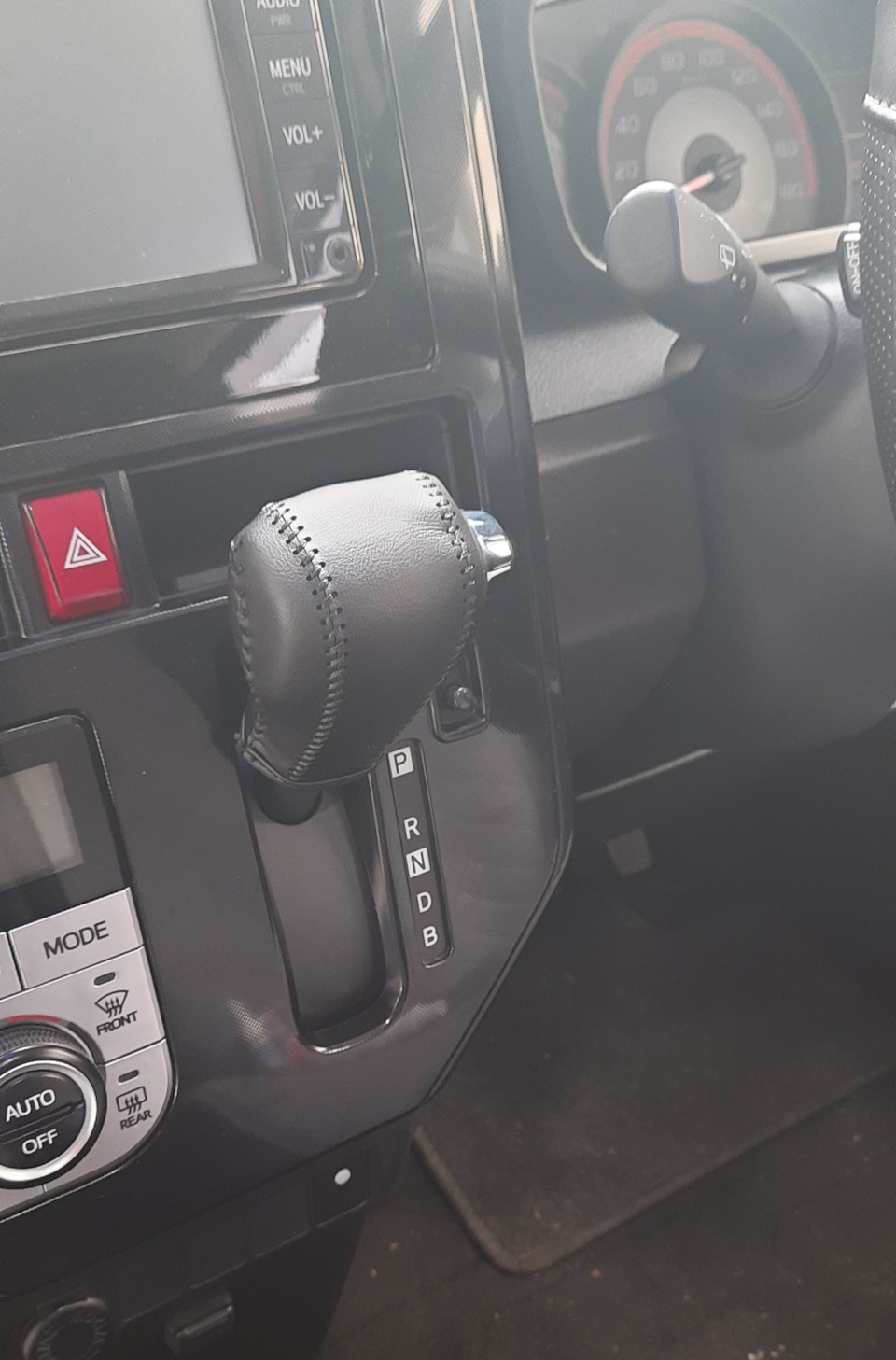 Чехол ручки АКПП — Toyota Tank, 1 л, 2019 года | аксессуары | DRIVE2