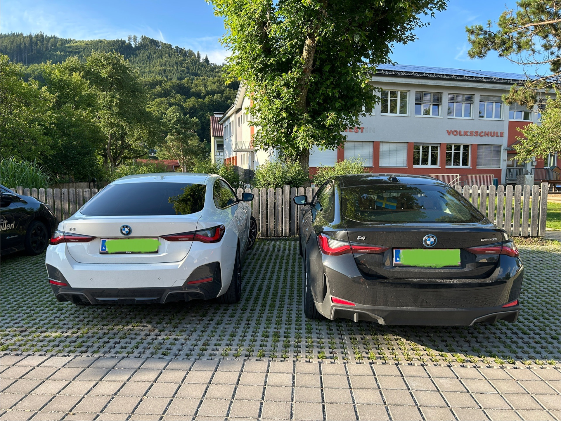 BMW 4 Gran Coupé: Black or White — BMW 4 series Gran Coupe (G26), 2025 года | фотография | DRIVE2