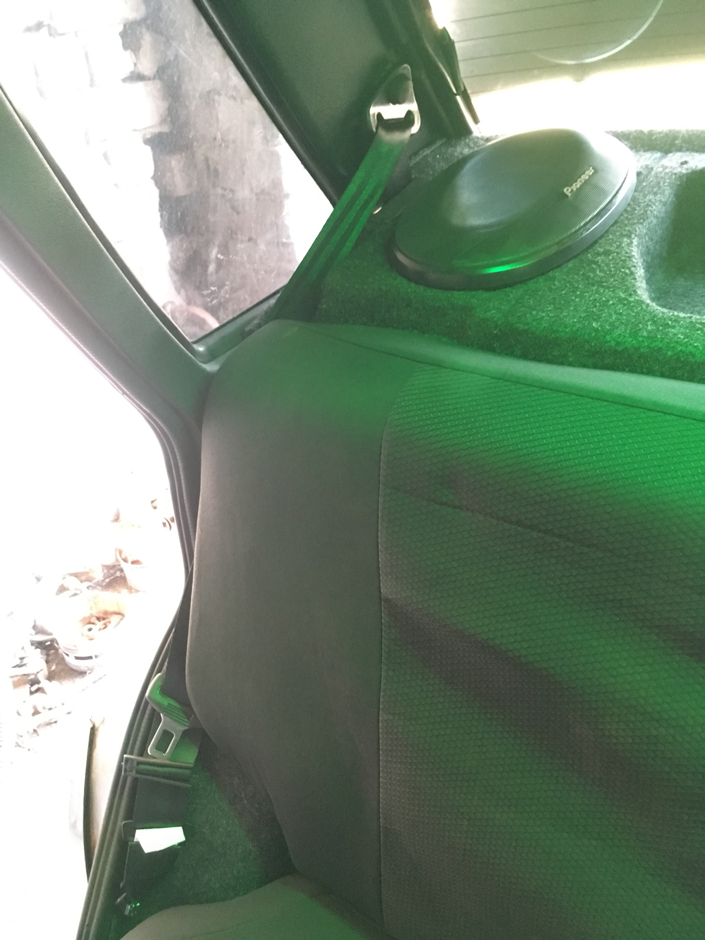 Установка недостающих частей. Часть 1. Уплотнитель стекла. — Renault ...