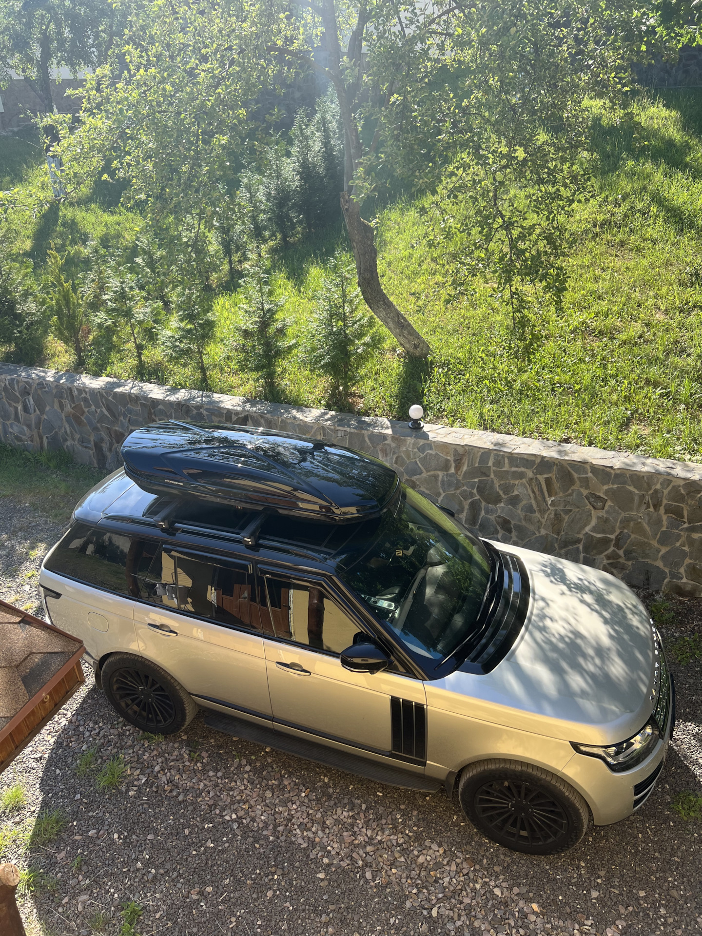 С боксом до 180км/ч? Легко! Рейлинги, багажник Thule, бокс Porsche ...