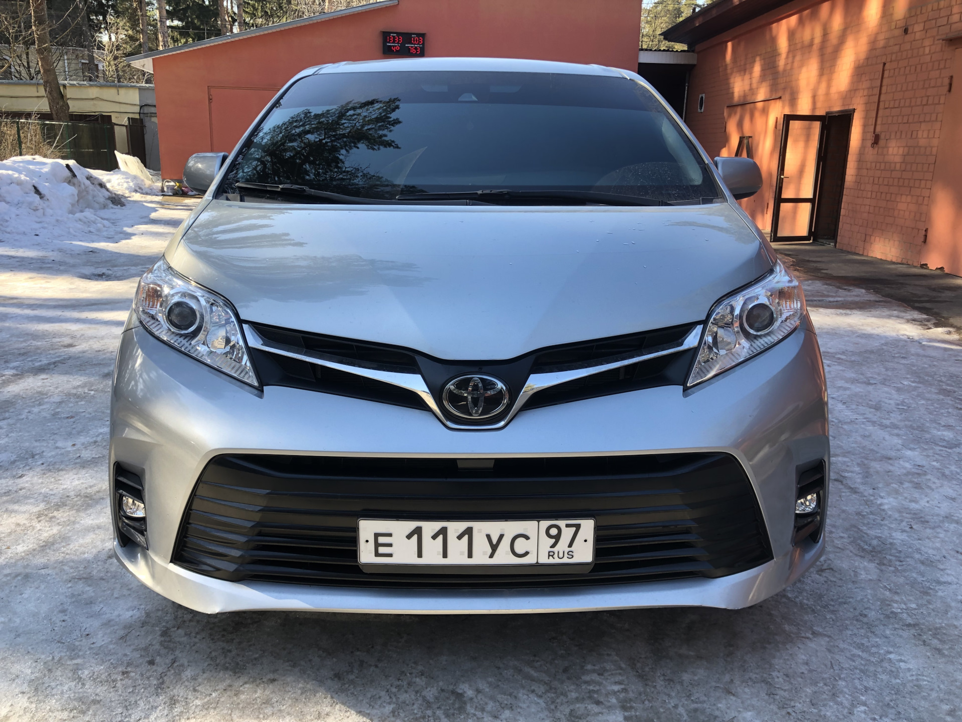 Установка LED ПТФ от LEXUS — Toyota Sienna (3G), 3,5 л, 2018 года ...