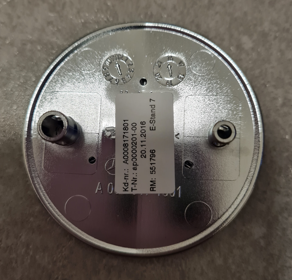 A0008171801 Знак фирменный бампера переднего MERCEDES | Запчасти на DRIVE2