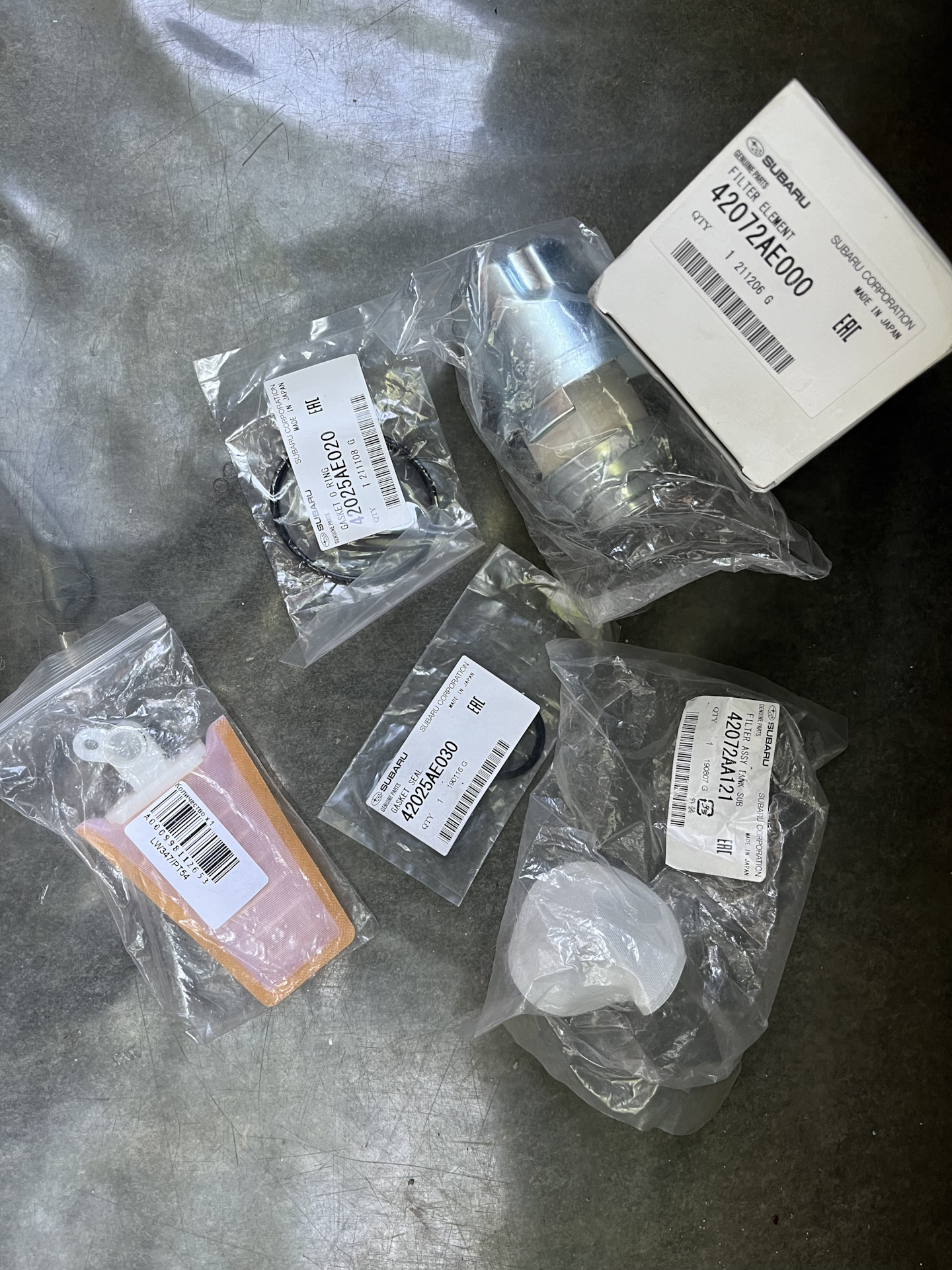 Замена топливных фильтров в баке. Ревизия выхлопной трассы. — Subaru ...