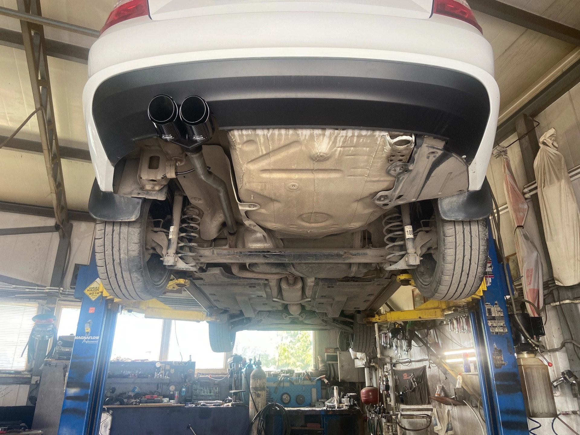 Выхлоп дешево сердито Шкода рапид — Skoda Rapid (1G), 1,6 л, 2017 года ...