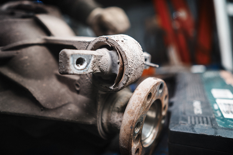 Сайлентблоки переднего редуктора Додж Нитро — ТРС-Моторс на DRIVE2