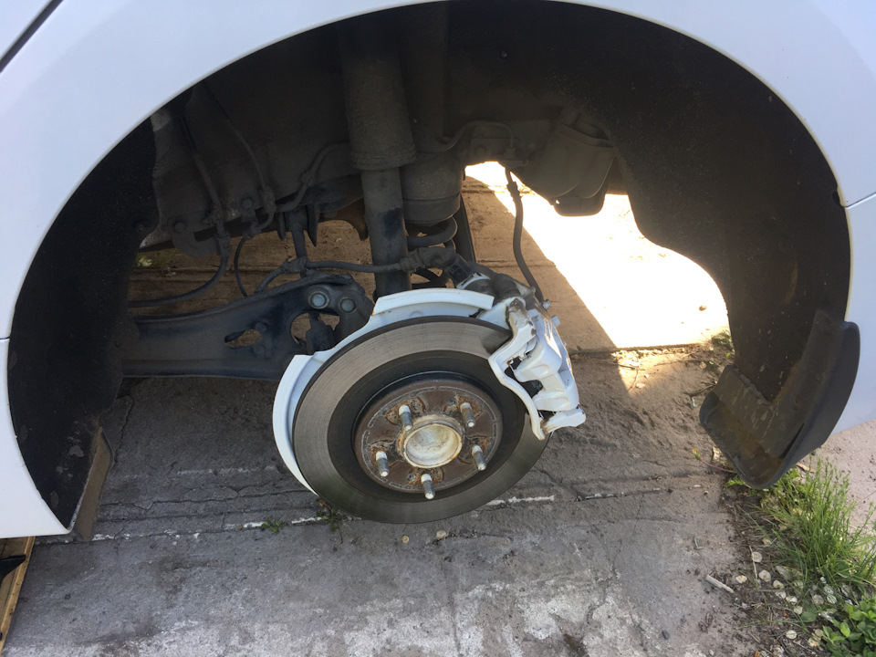 Замена воздушного фильтра топливного бака — Hyundai i40, 1,7 л, 2013 ...