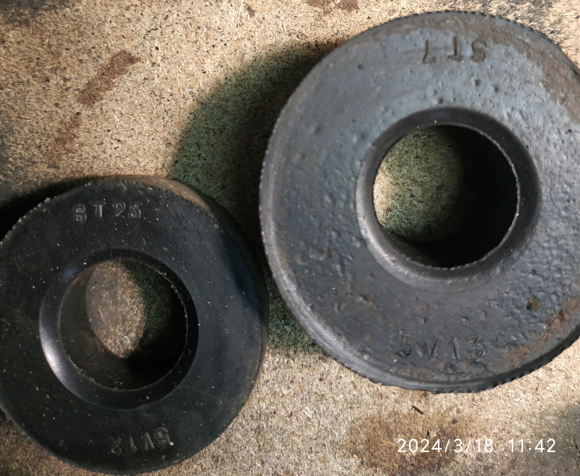 Лыжа и нижние подушки двигателя — Mitsubishi Space Star (1998), 1,6 л ...