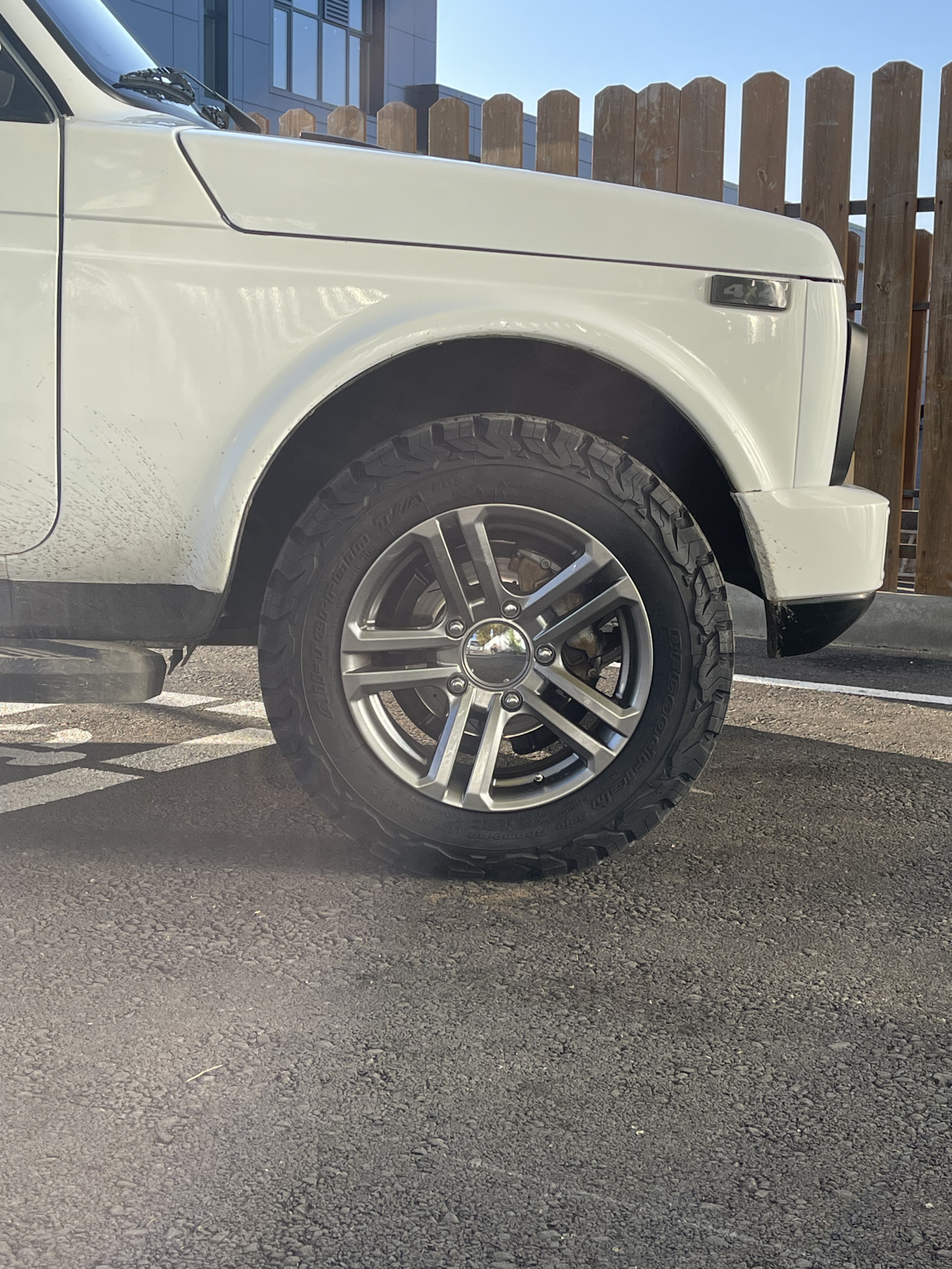 Bf Goodrich 215/65/R16 — Lada 4x4 3D, 1,7 л, 2013 года | шины | DRIVE2
