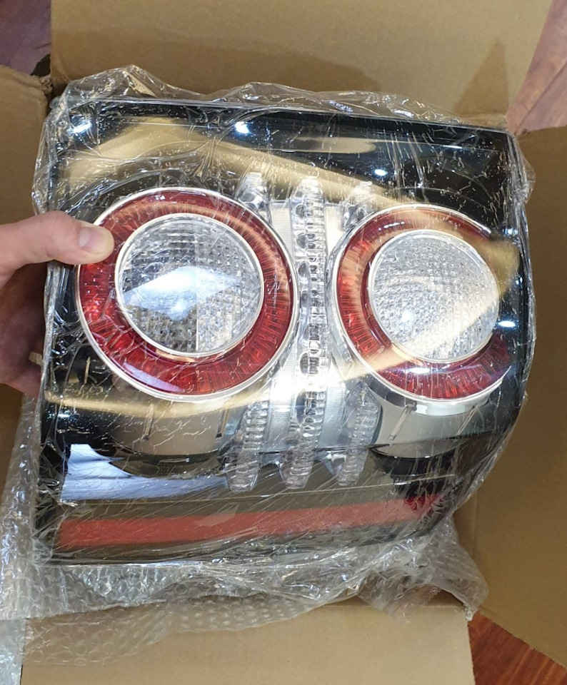 LR028513 ЗАДН. ФОН., СТ.-СИГН. И УКАЗ. ПОВ. Jaguar Land Rover ...