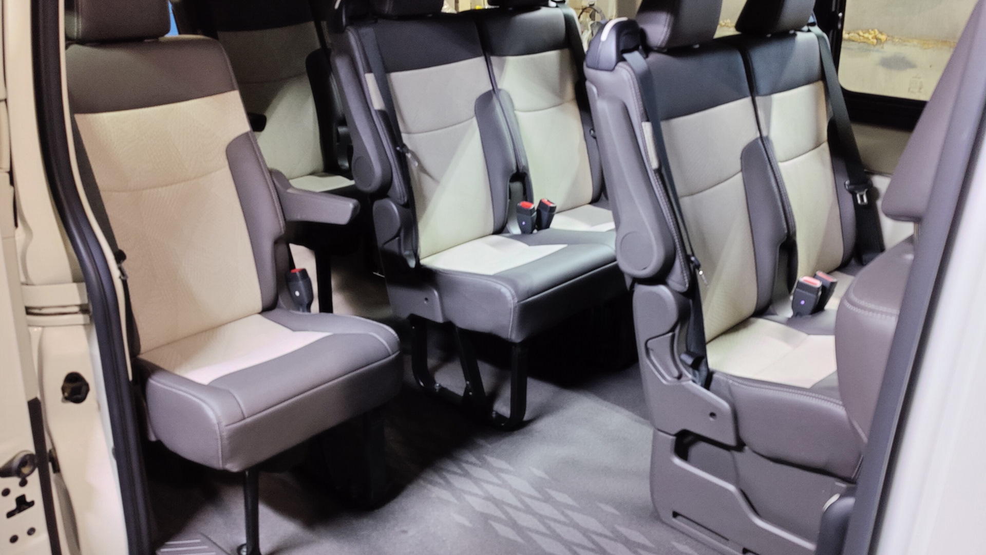 Toyota HiAce (H300) 3.5 бензиновый 2021 | на DRIVE2