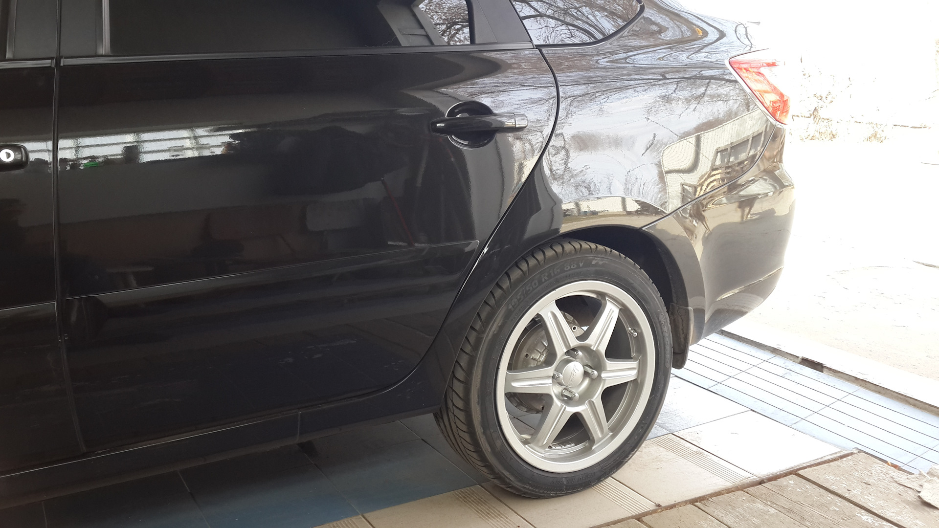 ВСМПО МИЦАР 4×98 R16 7j ET 38 и шины Tigar Ultra High Performance ...