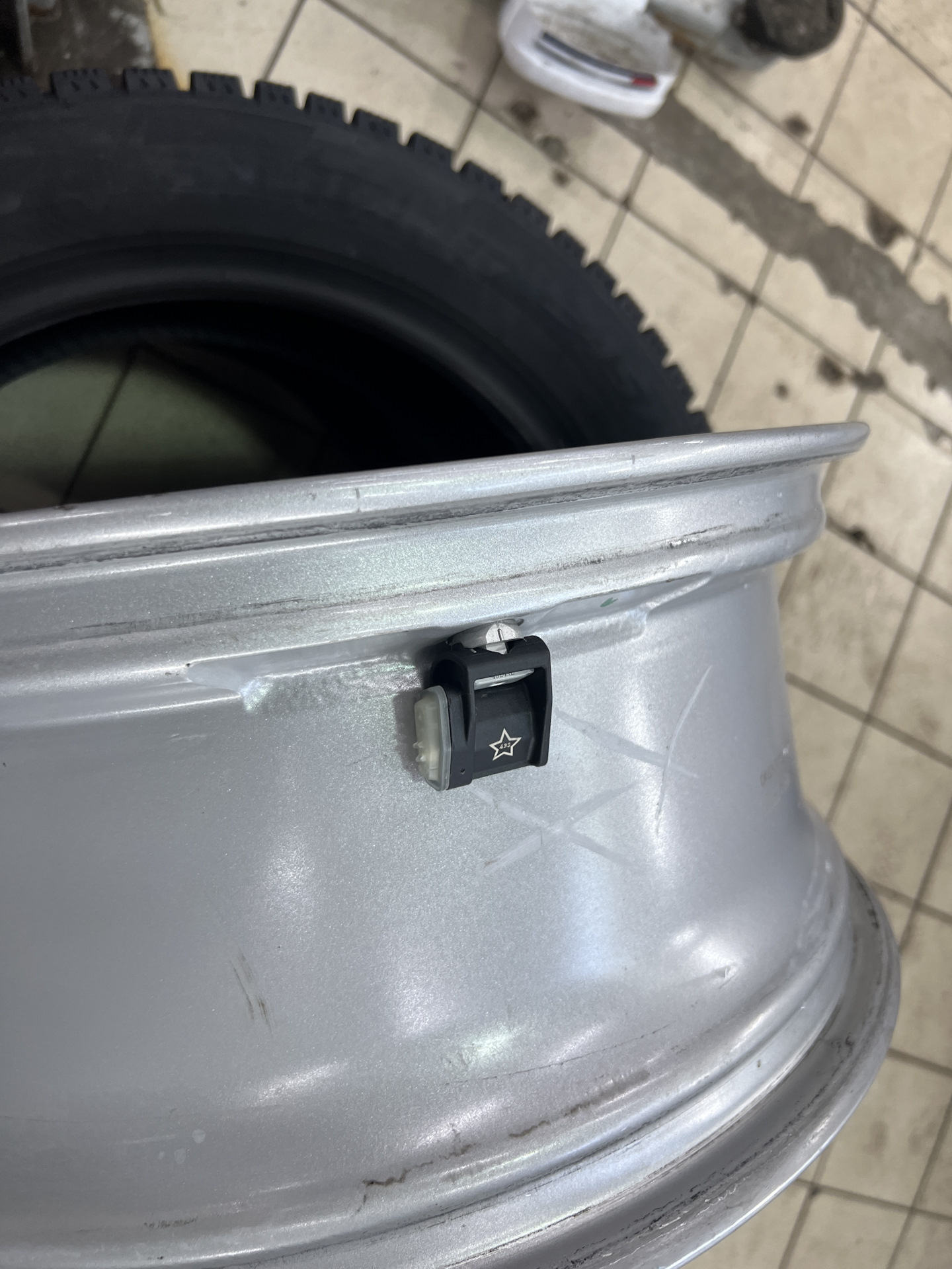 Шинсервис. Зимний комплект шин 245\50 R19 Pirelli Ice Zero на 19' BMW V ...