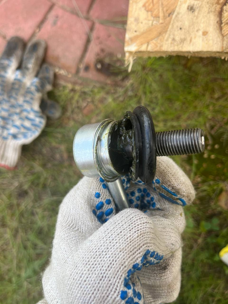 Замена задних стоек амортизаторов и опорного подшипника Шевроле Эпика ...