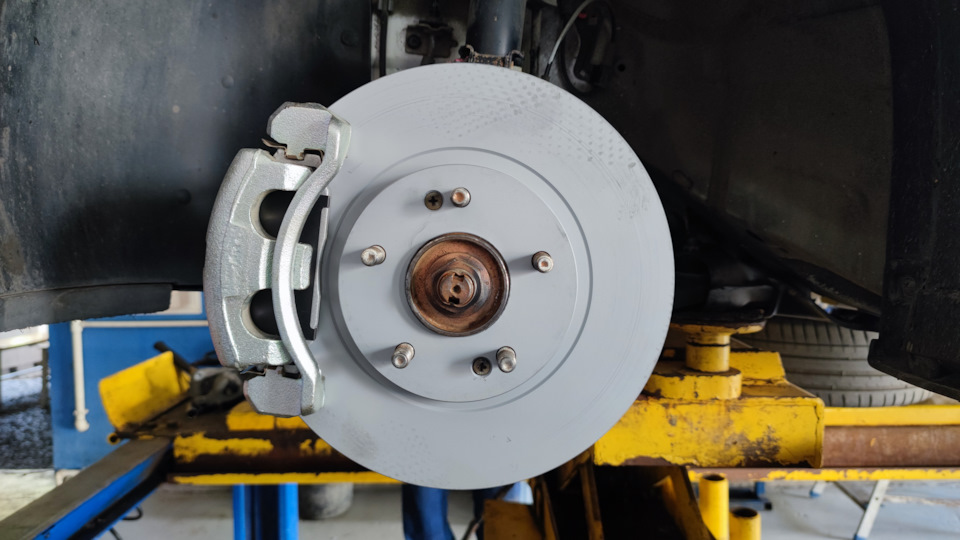Замена передних тормозов на 2х-поршневые 294mm — Hyundai Elantra (6G ...