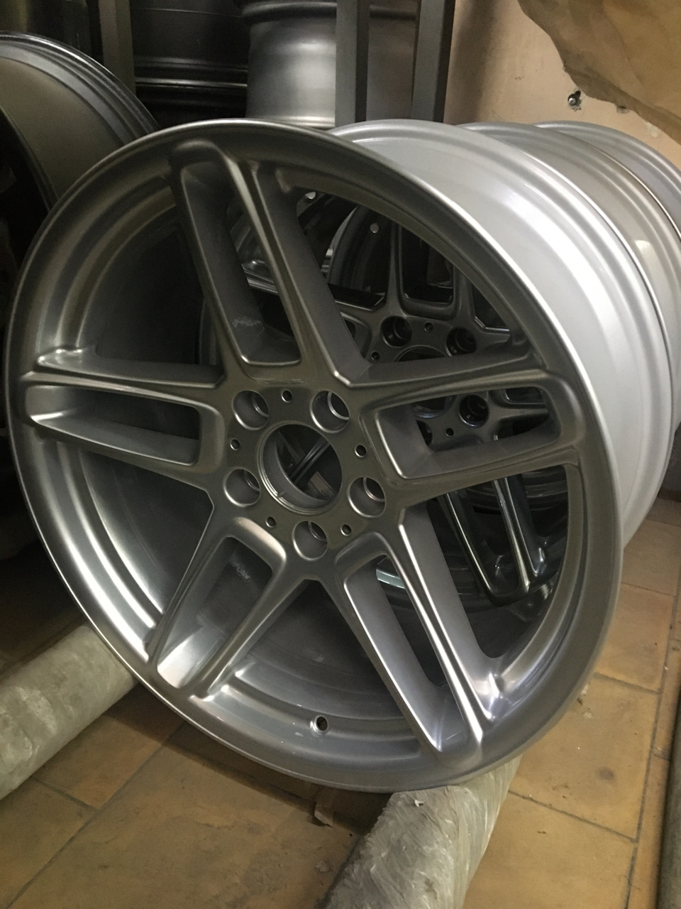 перекрас летних дисков — BMW 5 series (E60), 2,5 л, 2006 года ...