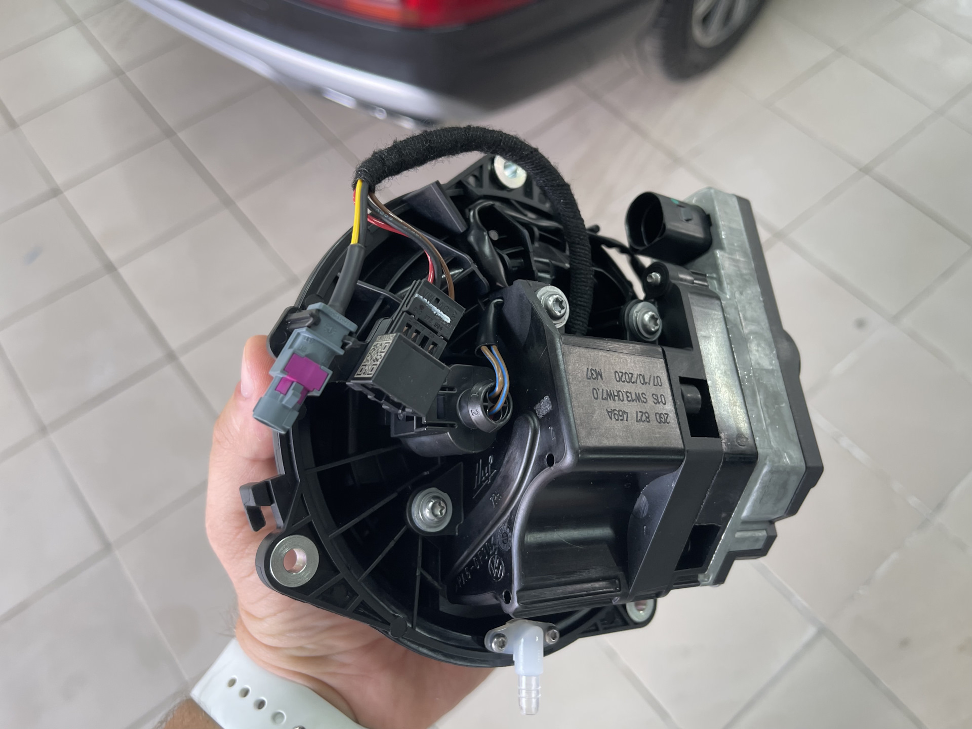 Установка камеры заднего вида — Volkswagen Passat CC, 1,8 л, 2012 года ...