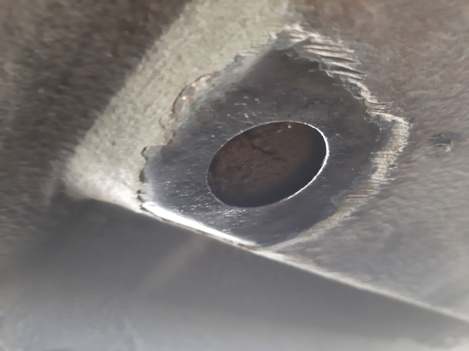 Пробки в днище — BMW 3 series Touring (E46), 2,9 л, 2002 года ...