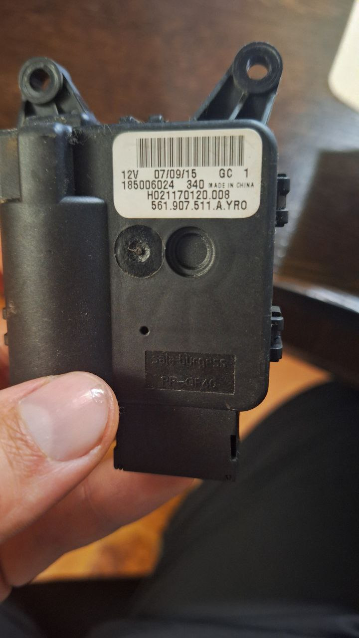 Запотевание лобового стекла ч. 3 — Volkswagen Passat B7, 1,8 л, 2015 года | поломка | DRIVE2