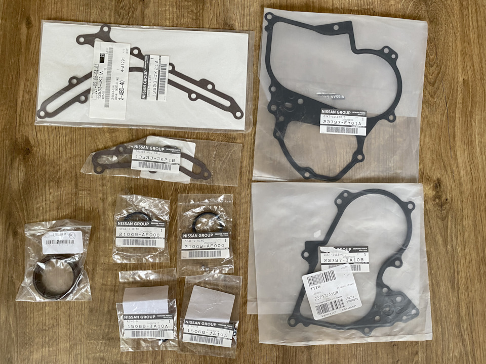 Замена бумажных прокладок маслоканалов — Infiniti FX (2G), 3,7 л, 2011 ...