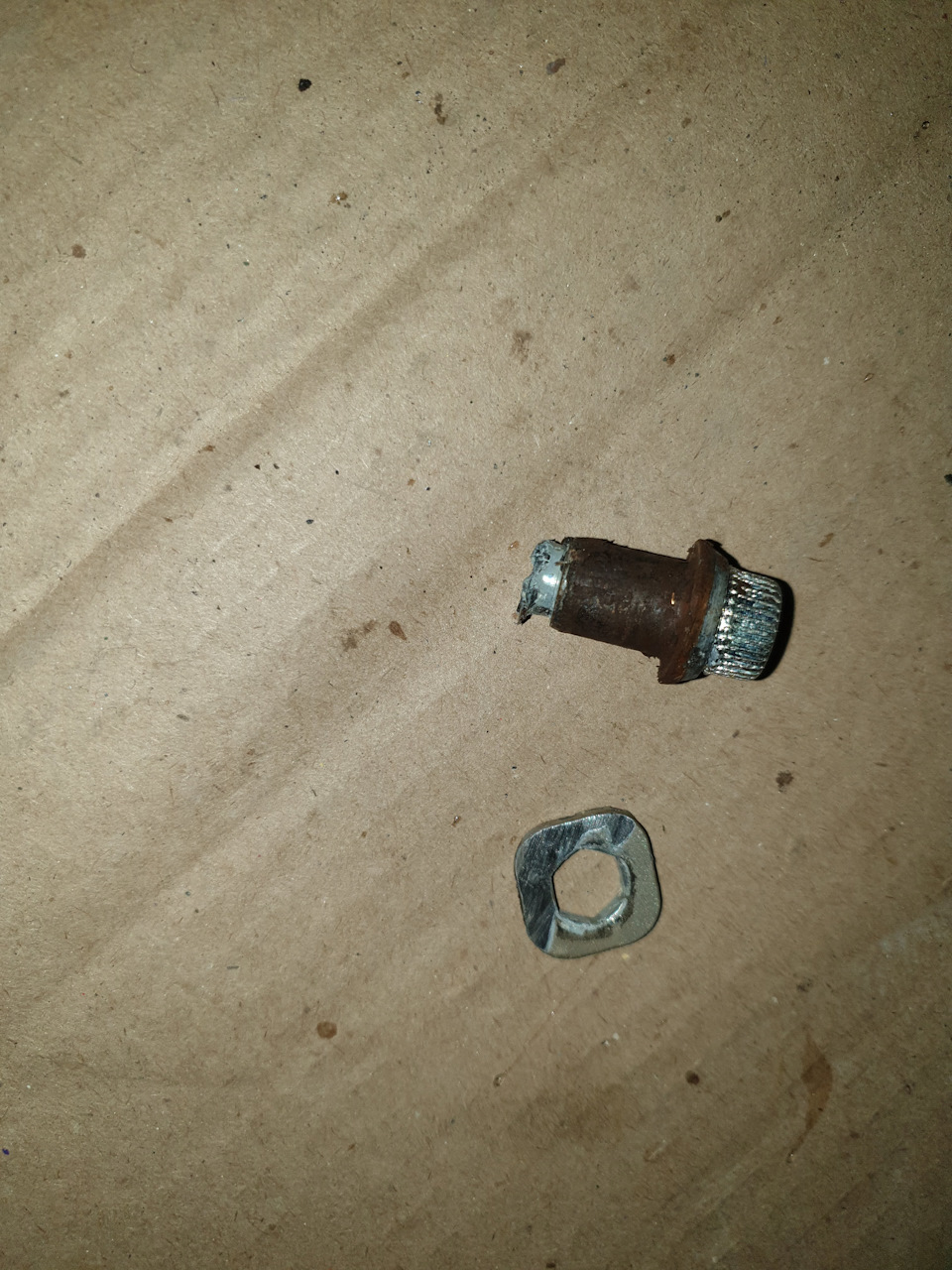 Замена нижней петли водительской двери — Volvo S80 (2G), 4,4 л, 2008 ...