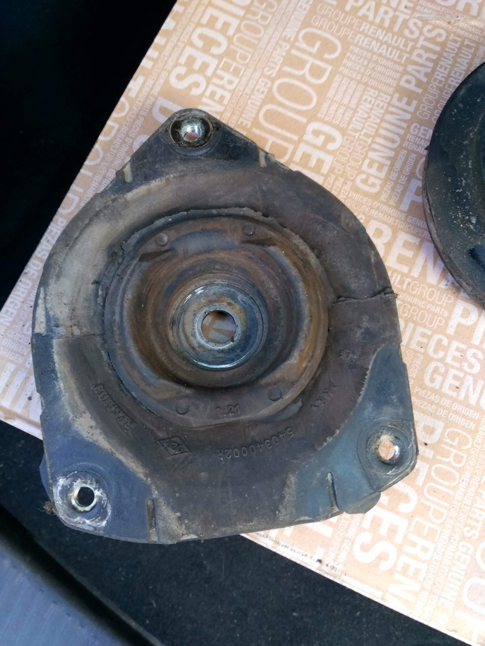 Замена передних стоек и опор — Renault Megane III, 1,5 л, 2014 года ...