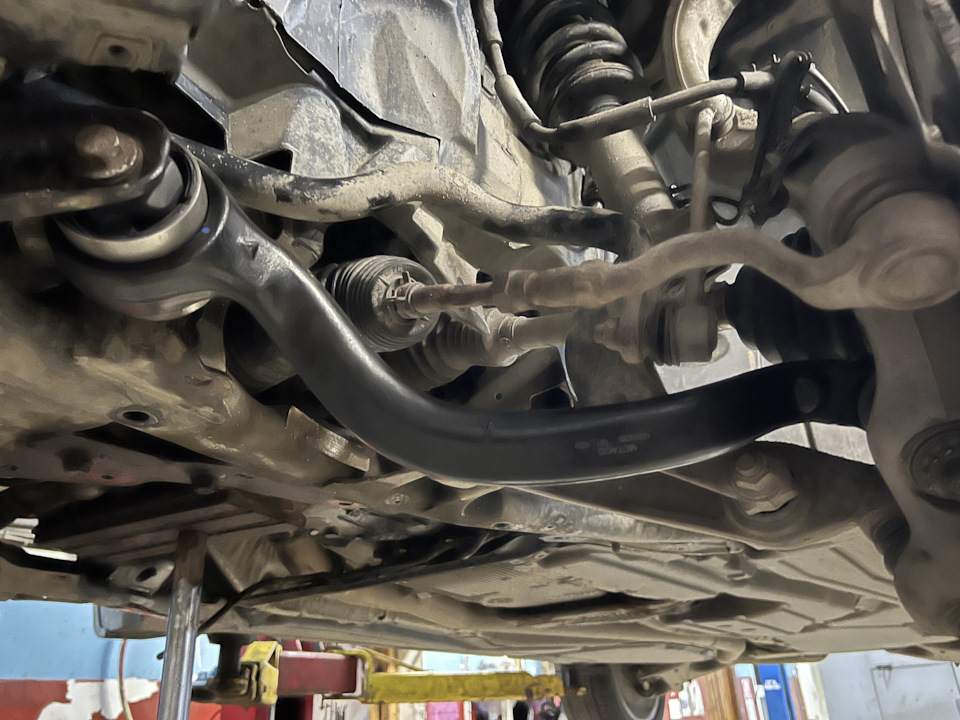 Замена масла с фильтрами, опоры двигателя и рычага подвески — BMW X6 ...