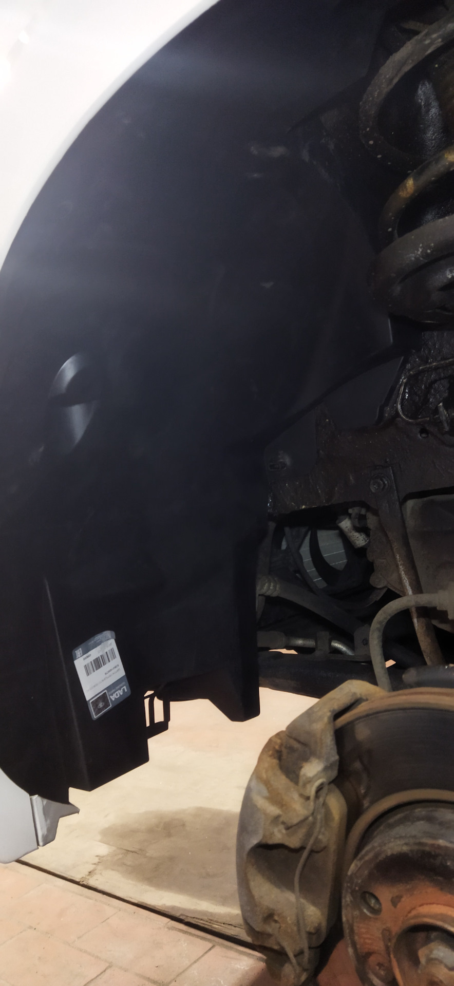 Антикоррозийная обработка кузова и замена подкрылка переднего правого ...