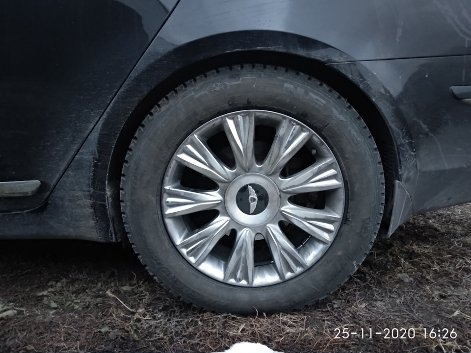 Зимняя резина! — Hyundai Genesis (1G), 3,8 л, 2010 года | шины | DRIVE2