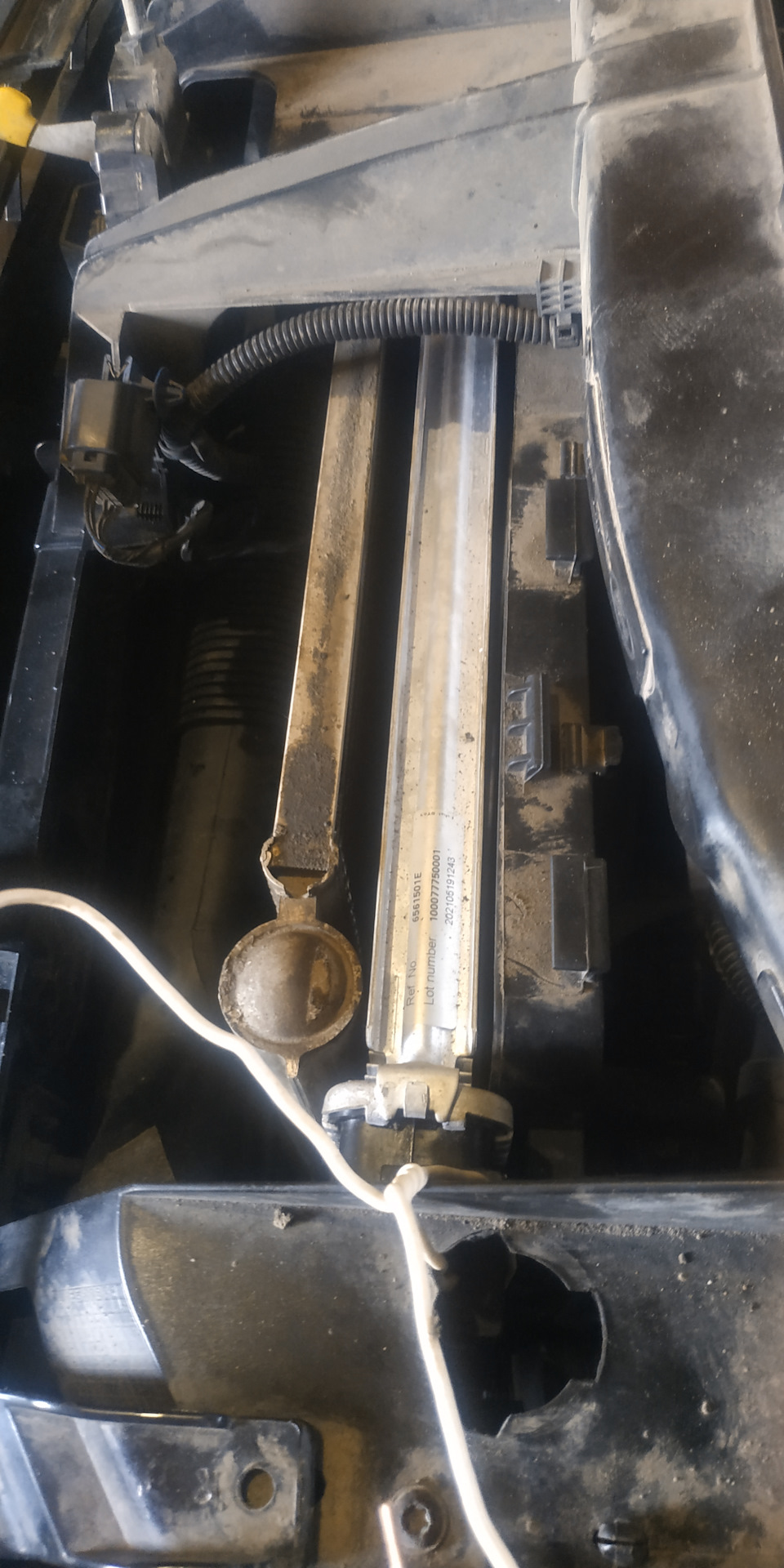 Замена радиатора охлаждения — Ford Mondeo IV, 2 л., 2014 года | своими ...