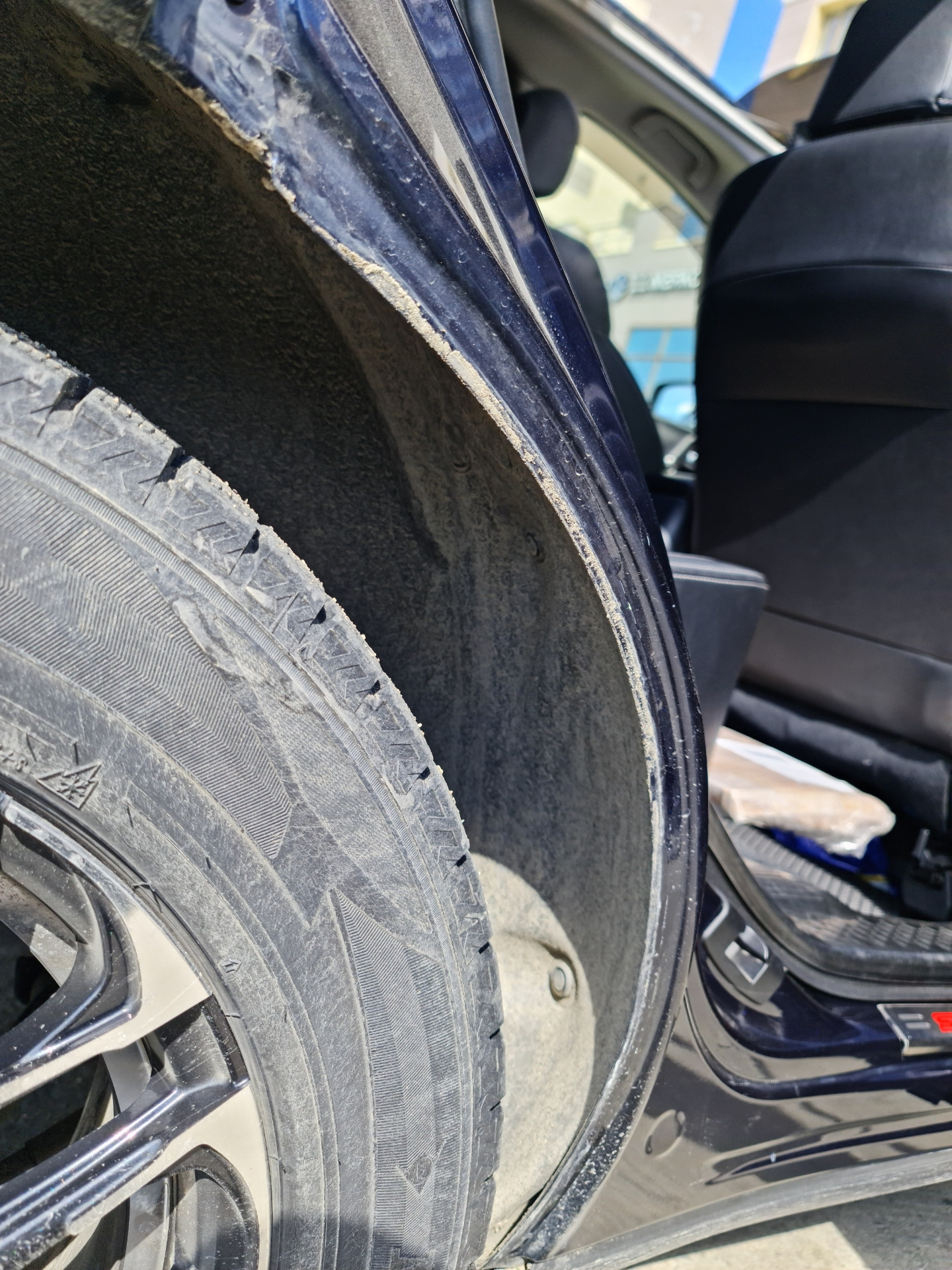 Чистка резинок задних крыльев — Subaru Forester (SJ), 2 л, 2017 года ...