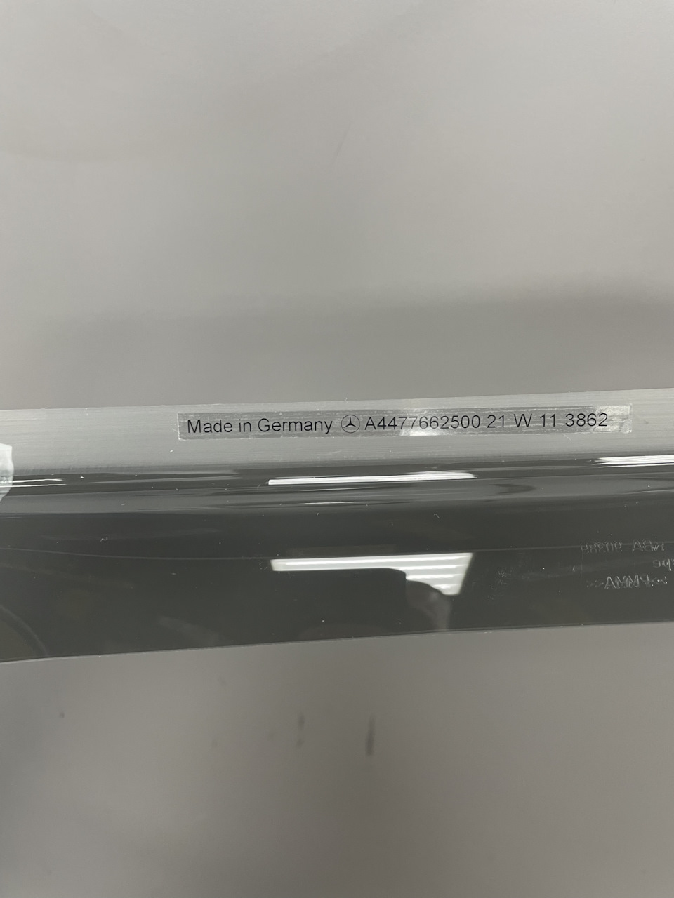 A4477662500 Дефлектор воздушный двери Mercedes | Запчасти на DRIVE2