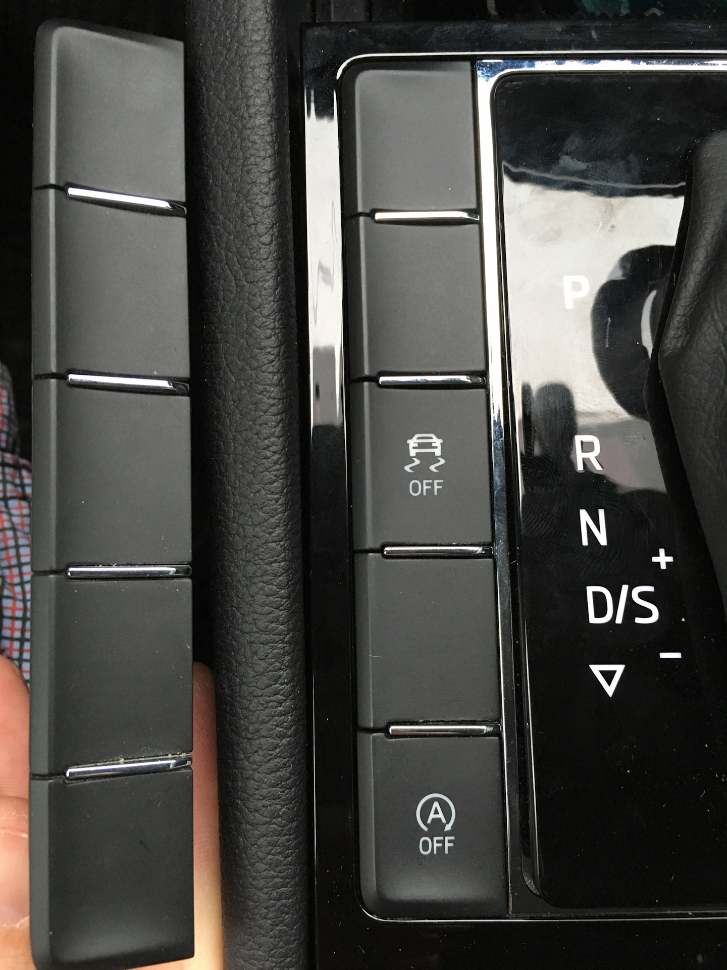 Панель с кнопками ESC, DMS, Start-Stop — Skoda Superb Mk3, 1,4 л, 2017 ...