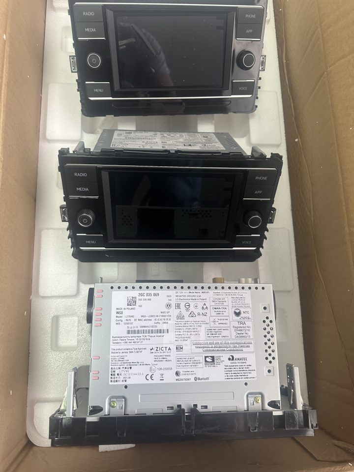 Mib2 Entry НОВЫЕ App&камерой заднего вида на Volkswagen Jetta VII ...