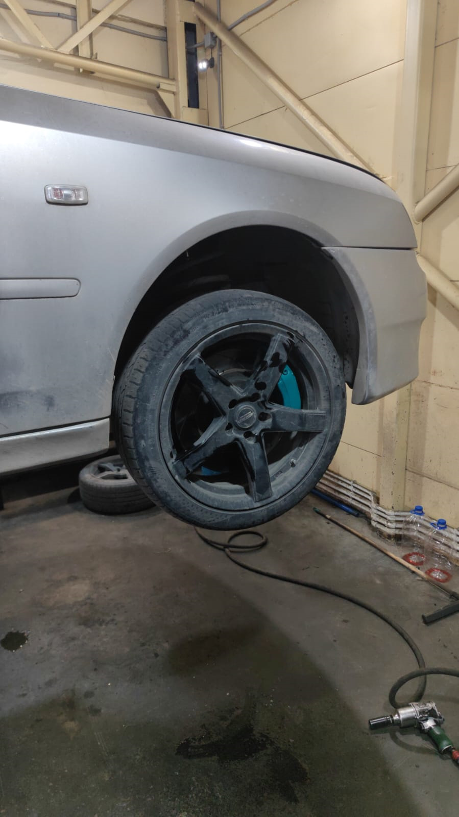 Суппорта от mercedes brembo 4pot на nissan — Nissan Cedric (10G), 3 л, 2001 года | тюнинг | DRIVE2