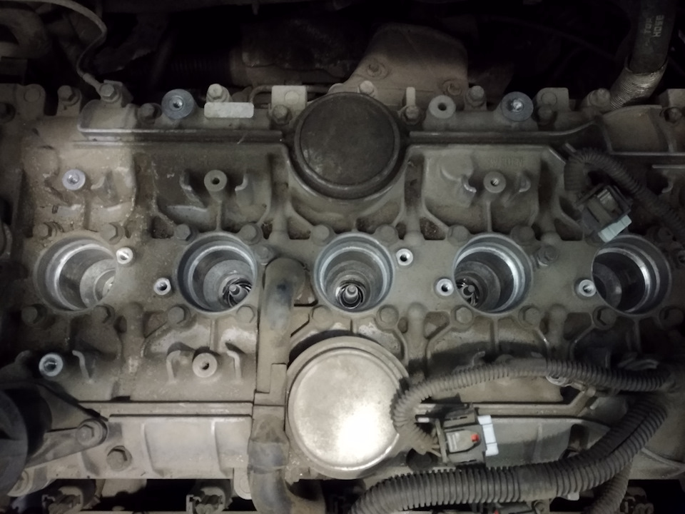 Замена свечей и чистка форсунок — Volvo V50, 2,4 л, 2008 года | своими ...