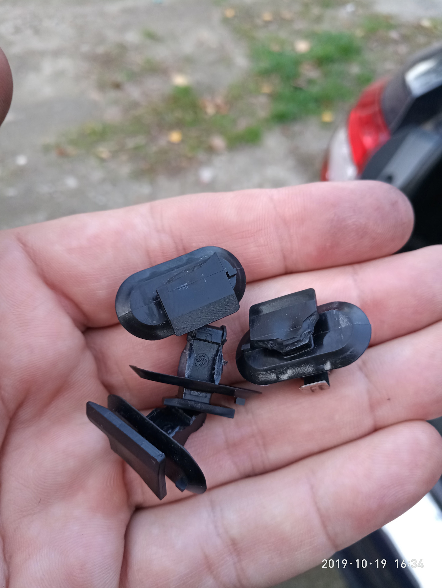 7703077477 RENAULT Крепеж панелей внутренней отделки — Renault Fluence ...