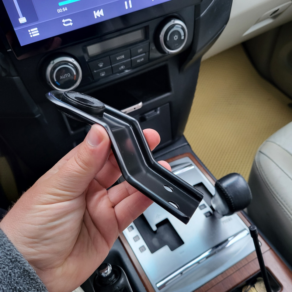 Борьба за живучесть 3.0ка в горах. — Mitsubishi Pajero (4G), 3 л, 2008 ...