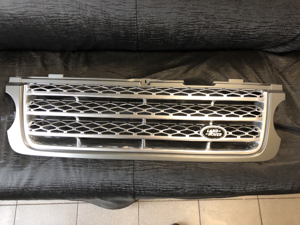 LR020938 РЕШЕТКА РАДИАТОРА Jaguar Land Rover | Запчасти на DRIVE2