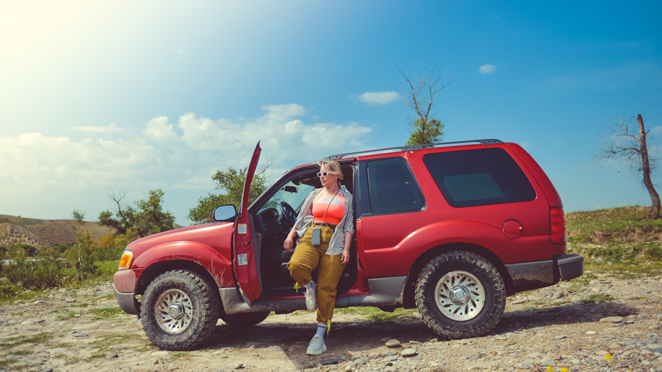 Ford Explorer Sport crossing river Tianeti / Ford Explorer переезжает ...