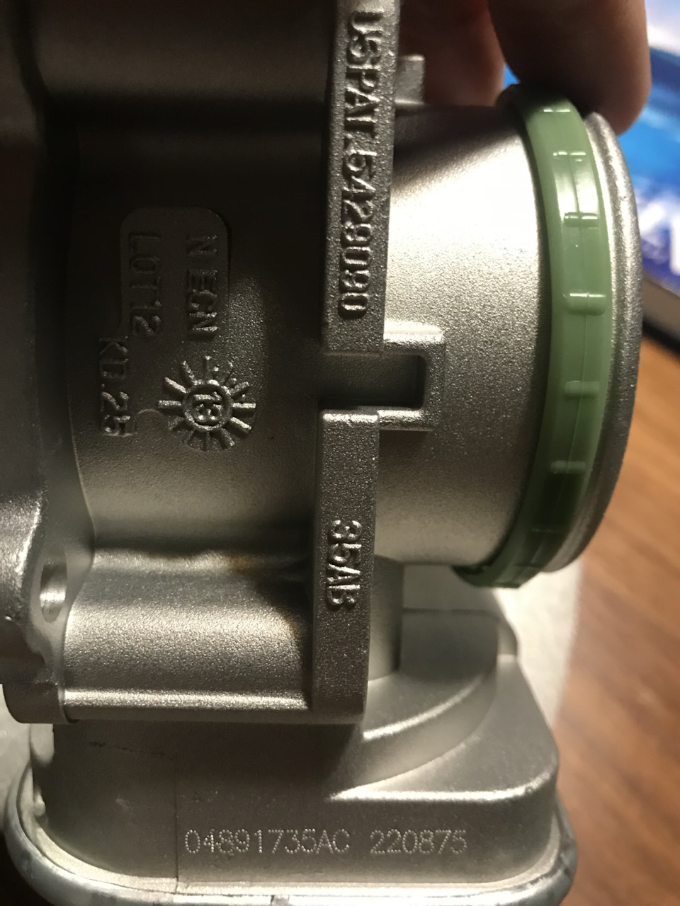 Дроссельная заслонка — Jeep Patriot, 2,4 л, 2010 года | запчасти | DRIVE2