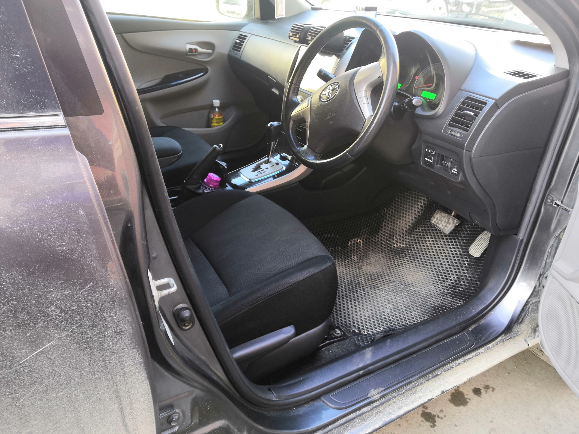 4. От серого в 🖤. — Toyota Corolla Axio (E140), 1,8 л, 2006 года ...