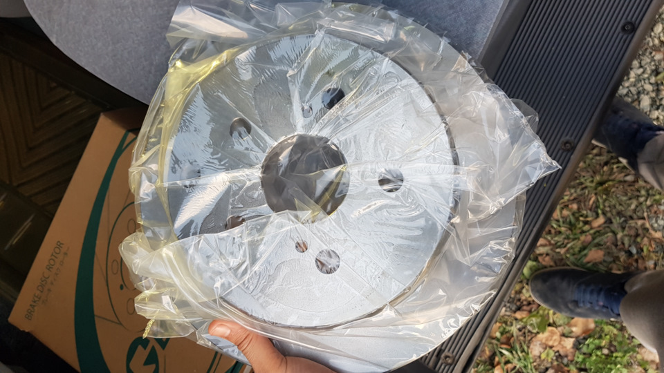 Задние тормозные диски — Toyota Estima Lucida, 2,2 л, 1997 года ...