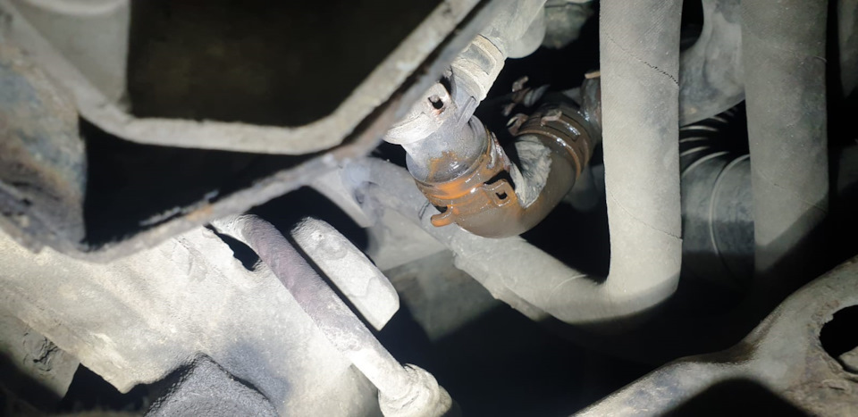 Repair damaged hose LR013677 — Land Rover Discovery IV, 3 л, 2010 года ...