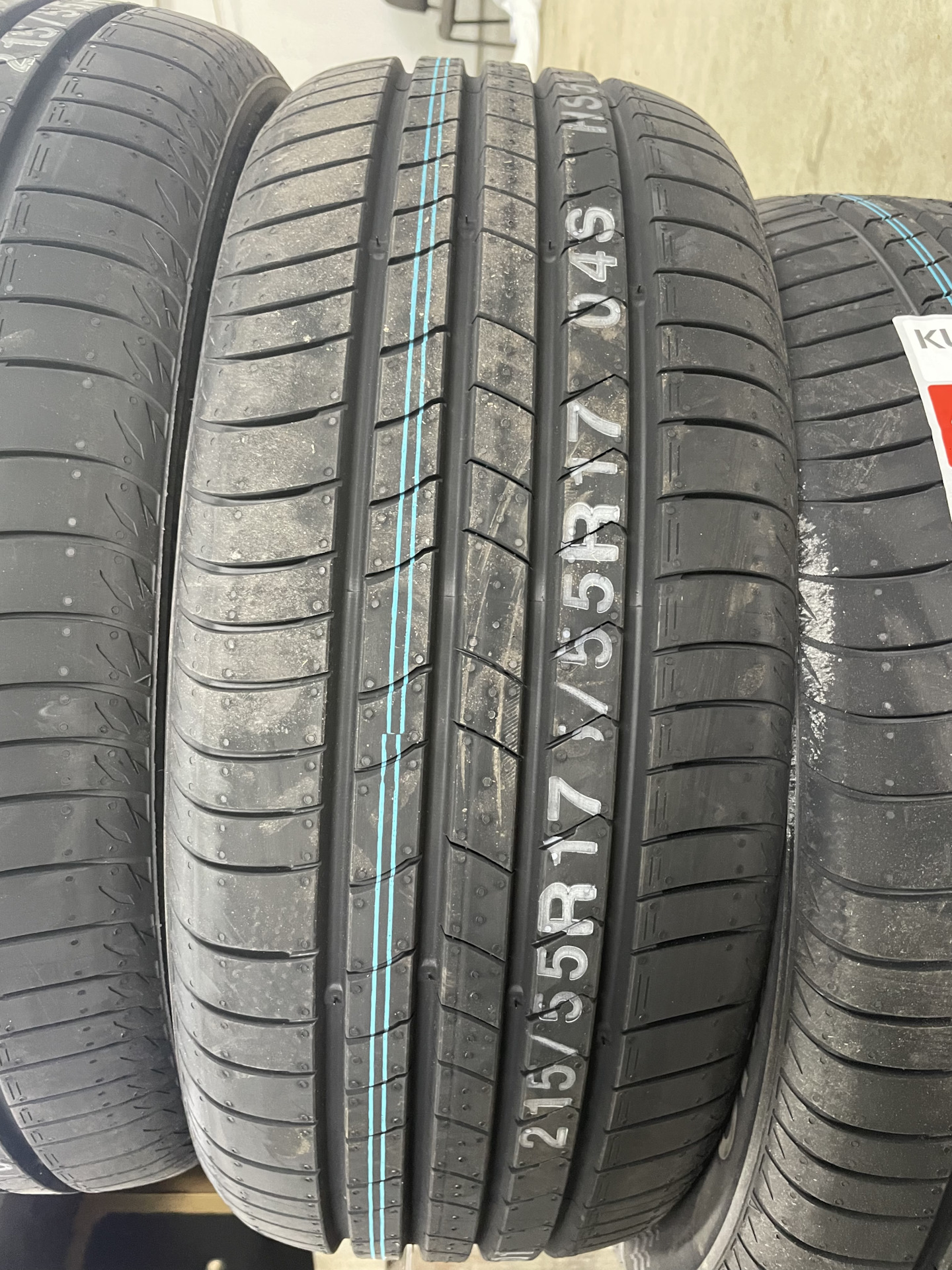 Летняя резина KUMHO ECSTA HS51 215/55/R17 — Skoda Superb Combi (Mk3), 1 ...